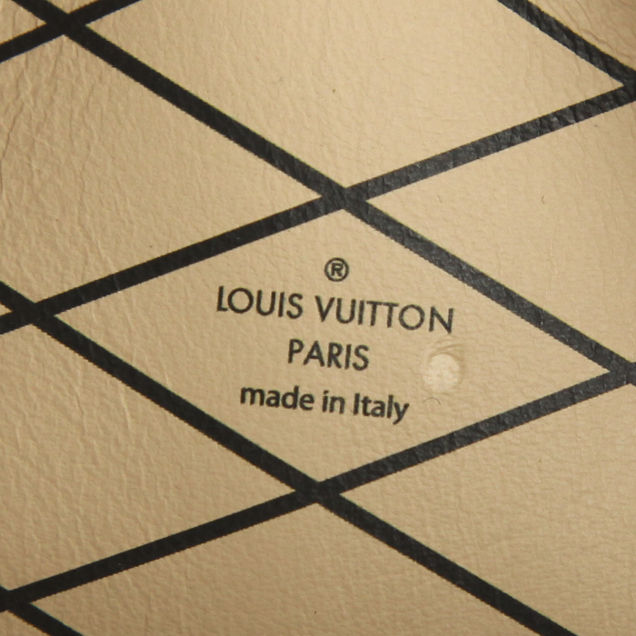Louis Vuitton Malle Shoulder bag 332017 | Collector Square