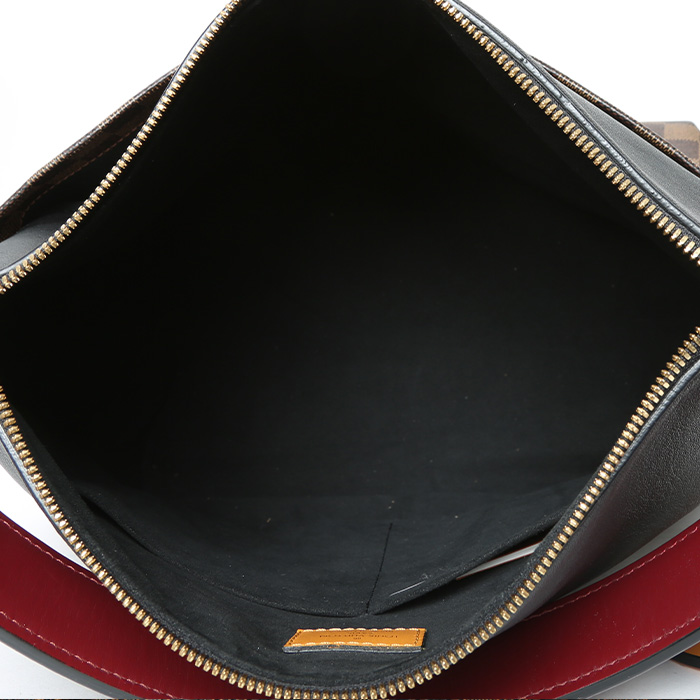 Sac cabas Louis Vuitton Maida Hobo 398343 d'occasion | Collector Square Sac cabas Louis Vuitton Maida Hobo 398343 d'occasion | Collector Square